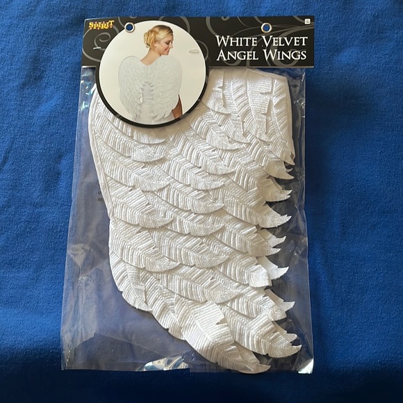 Spirit Other Spirit Halloween White Velvet Angel Wings Poshmark